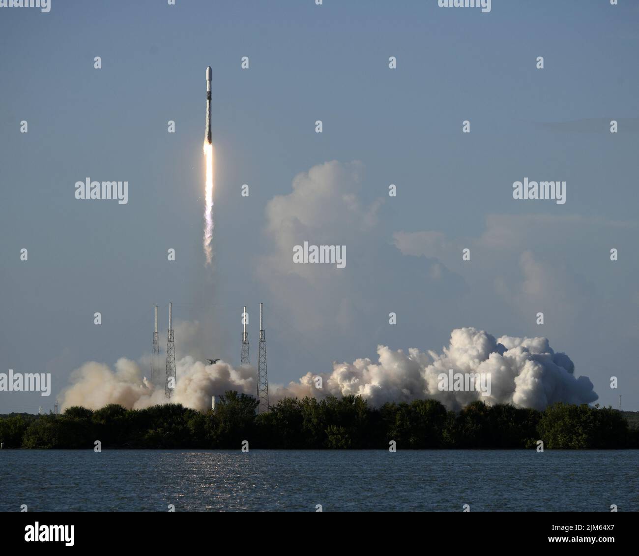 A SpaceX Falcon 9 rocket launches the Korea Pathfinder Lunar Orbiter ...