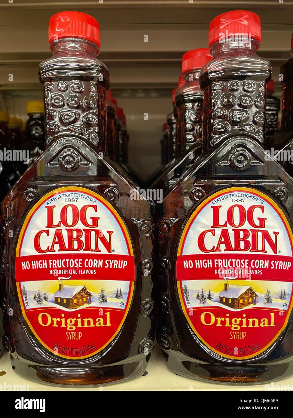 Cabin log syrup hi-res stock photography and images - Alamy