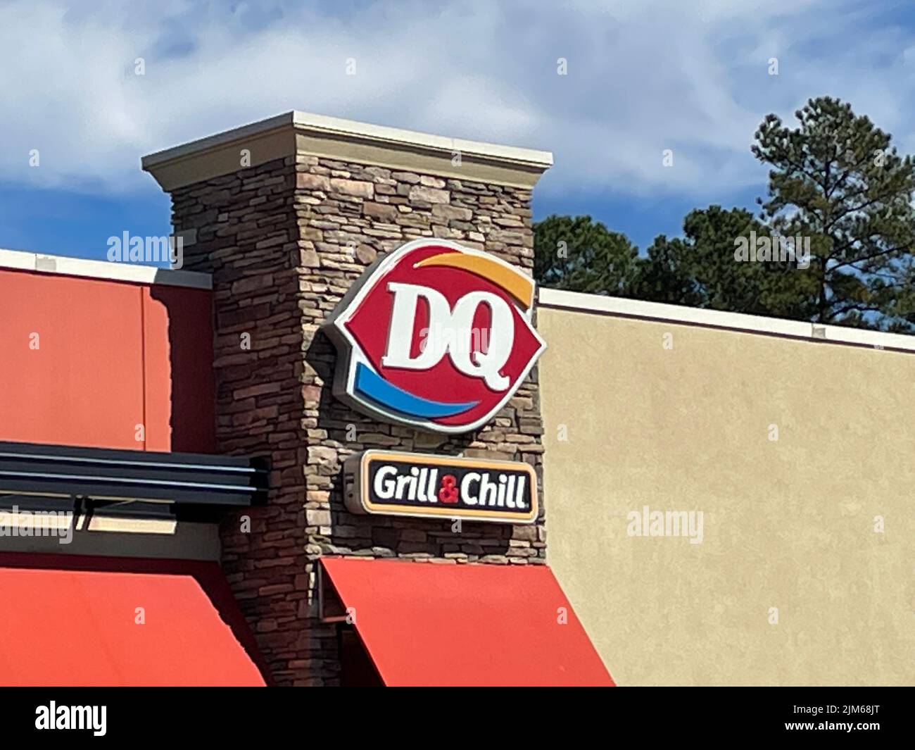 Dq sign drive thru hi-res stock photography and images - Alamy
