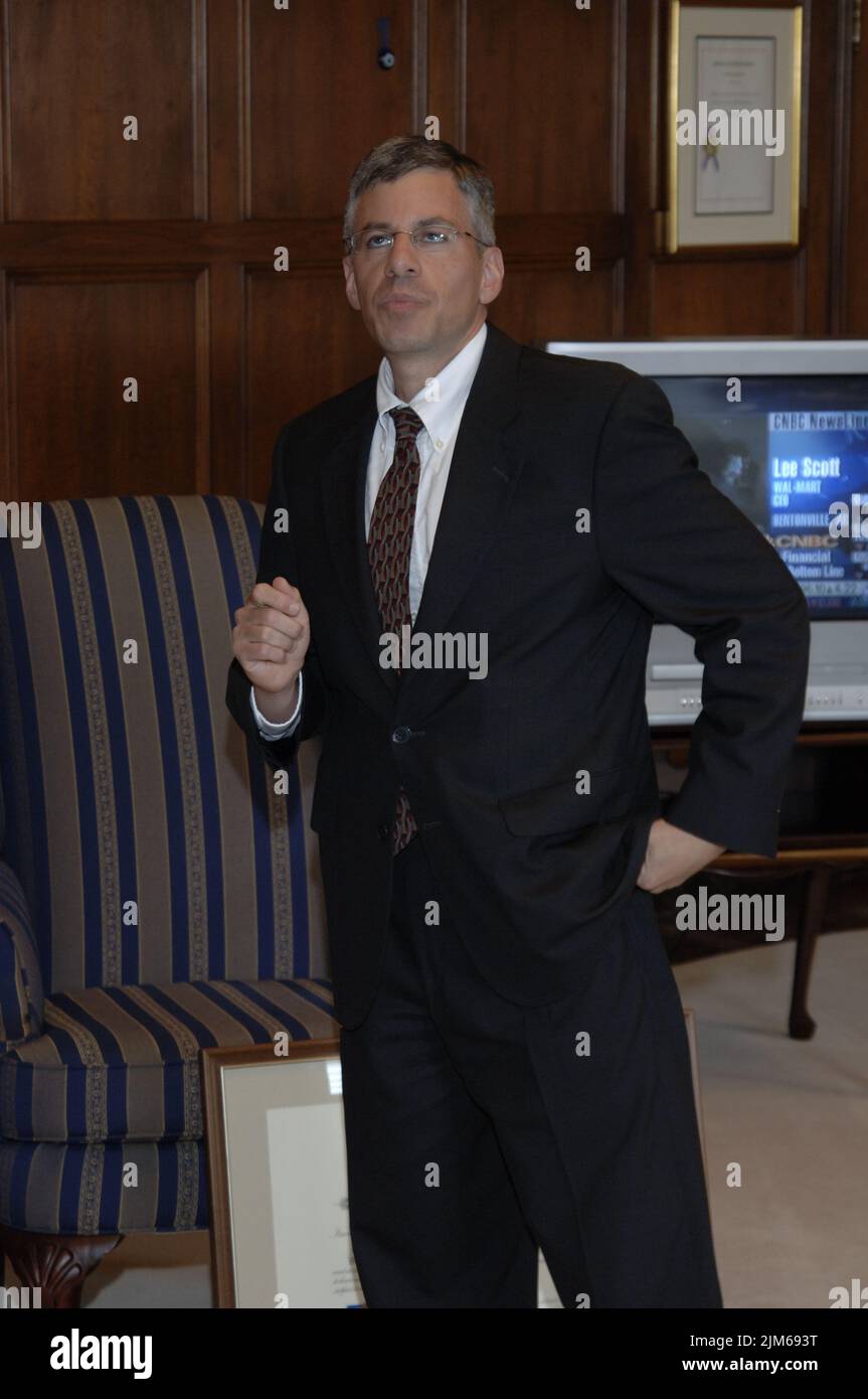 Office of the Secretary - Swearing-In Bill Jeffrey Stock Photo - Alamy