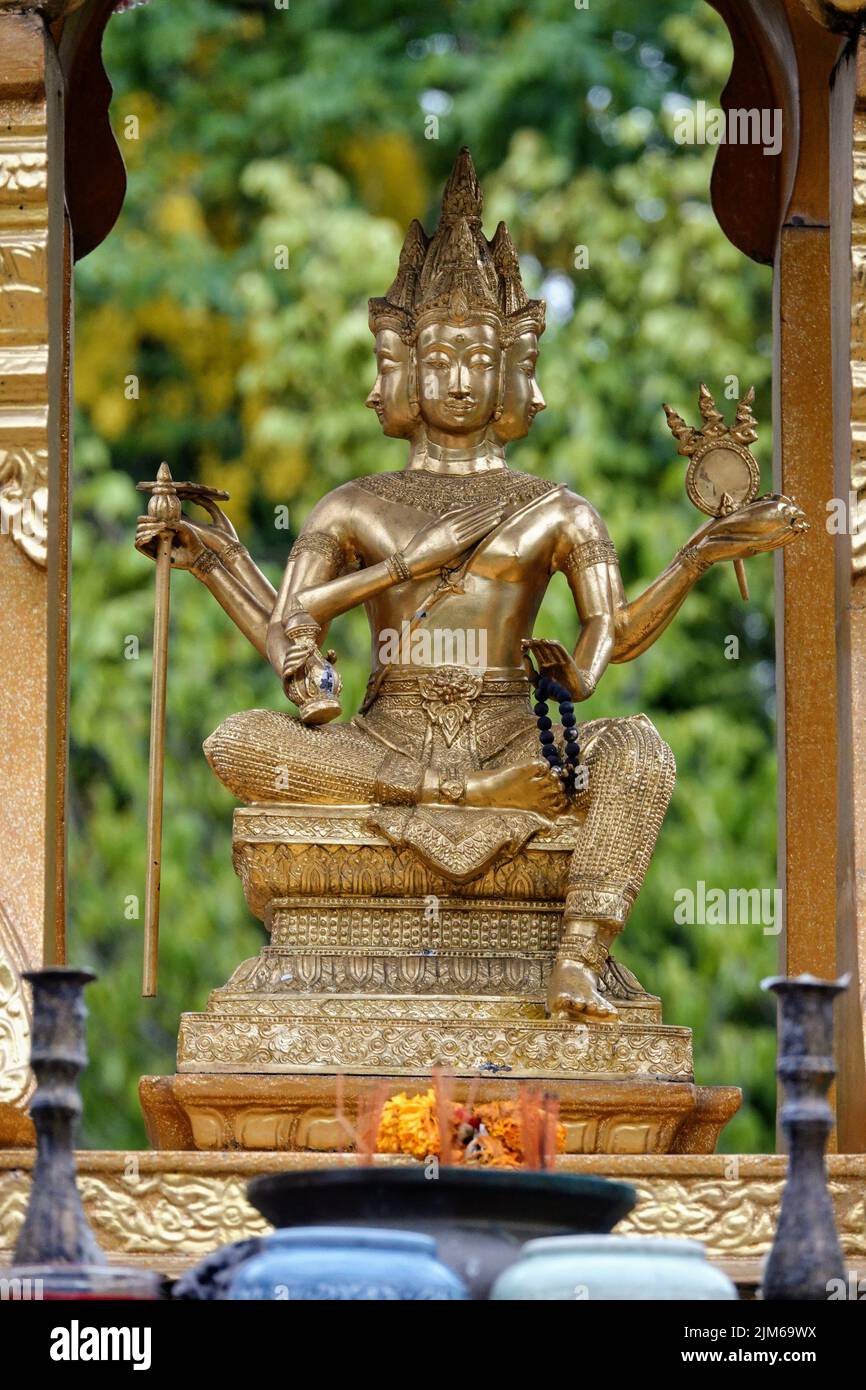 Golden goddess hi-res stock photography and images - Alamy