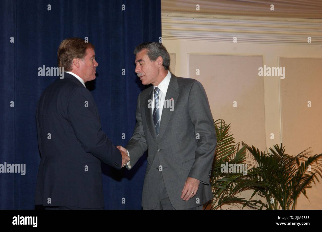 Office of the Secretary - Secretary Carlos Gutierrez with National Auto ...