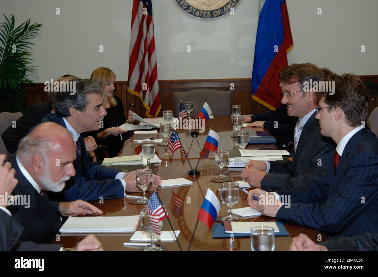 Office of the Secretary - Secretary Carlos Gutierrez with German Gref ...