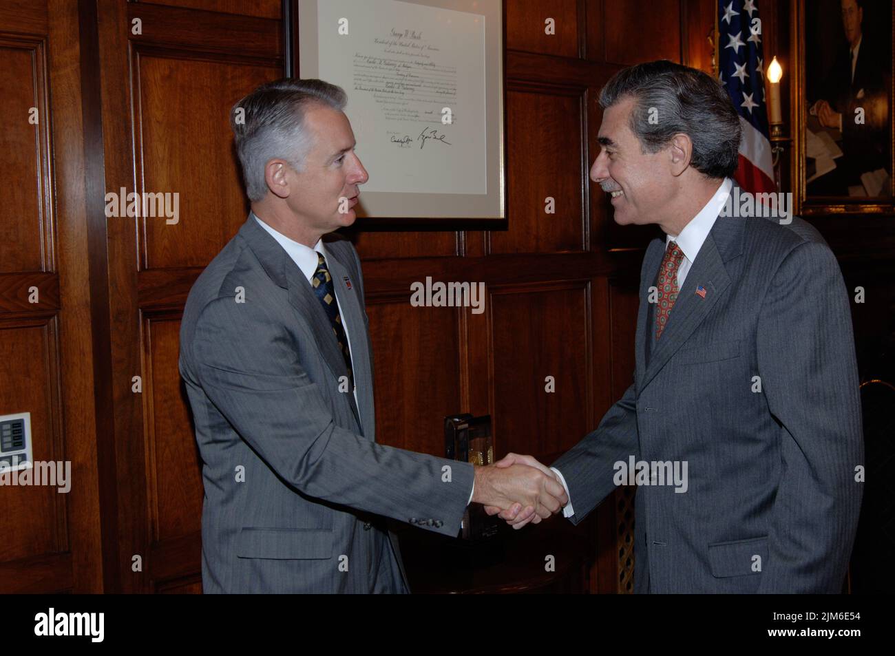 Office of the Secretary (Carlos Gutierrez) - Secretary with American ...
