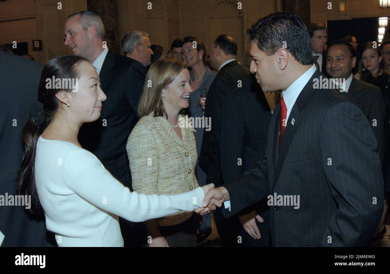 Office of the Secretary (Carlos Gutierrez) - Israel Hernandez Swearing ...