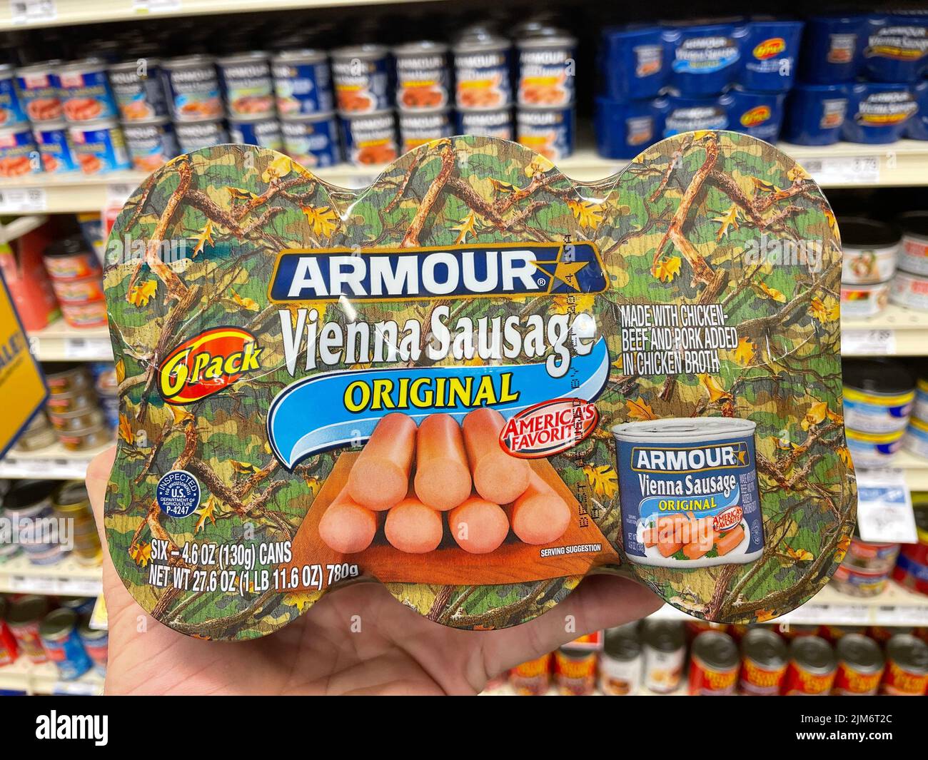 Grovetown, Ga USA - 12 21 21: Retail grocery store Armour Vienna ...