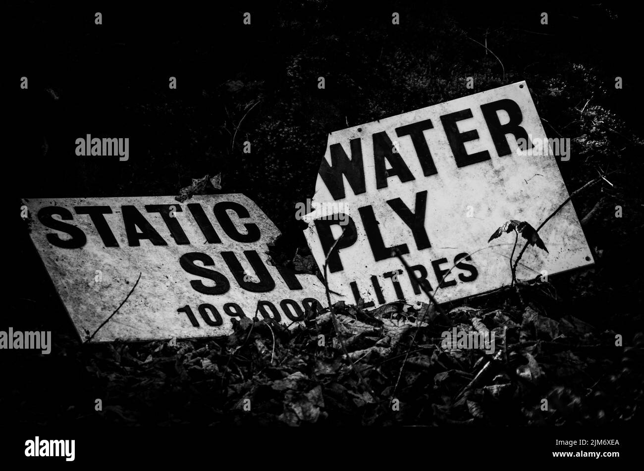 Street sign broken Black and White Stock Photos & Images - Alamy