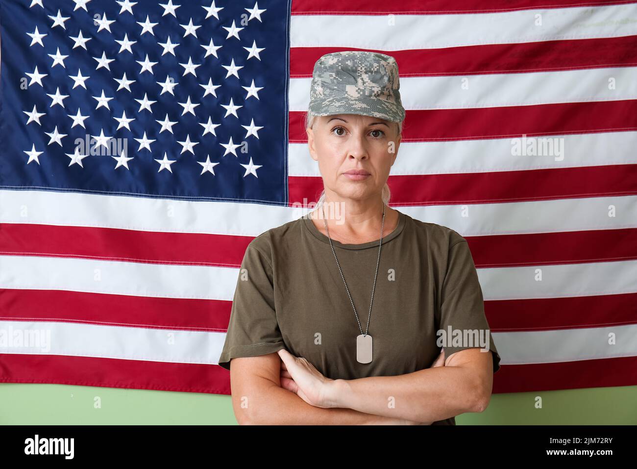 Mature female soldier usa hi-res stock photography and images - Alamy