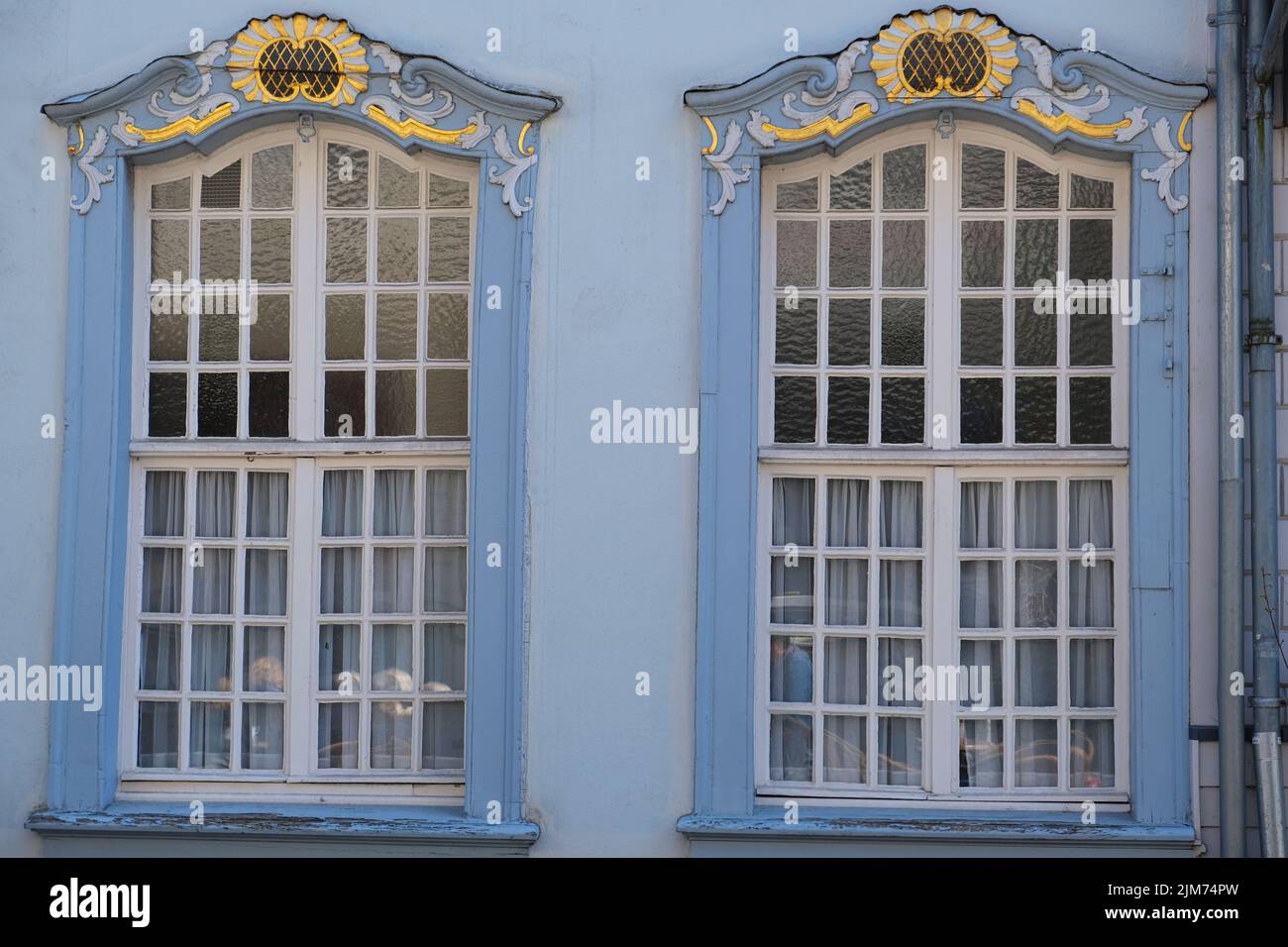 Curved frame hi-res stock photography and images - Alamy