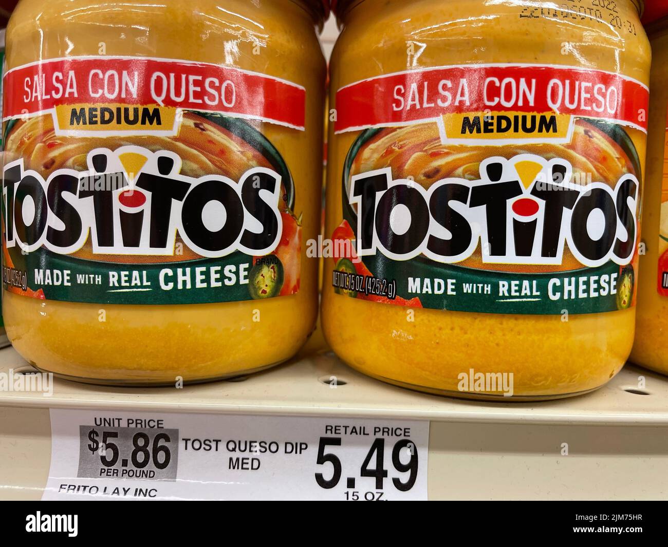 Grovetown, Ga USA - 05 03 22: Retail store chip dip Tostitos con queso ...