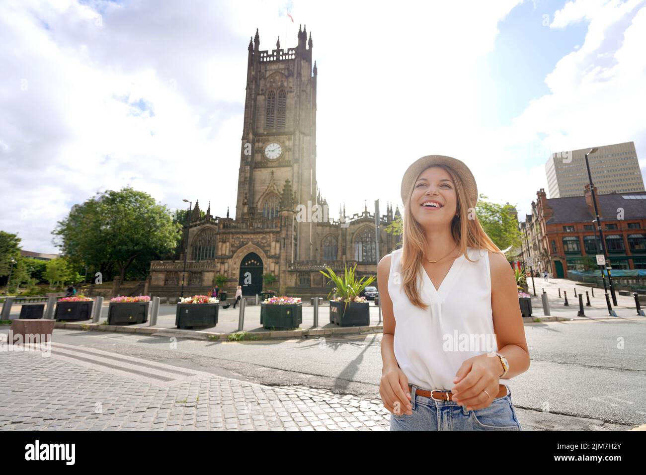 Manchester cathedral skyline hi-res stock photography and images - Alamy