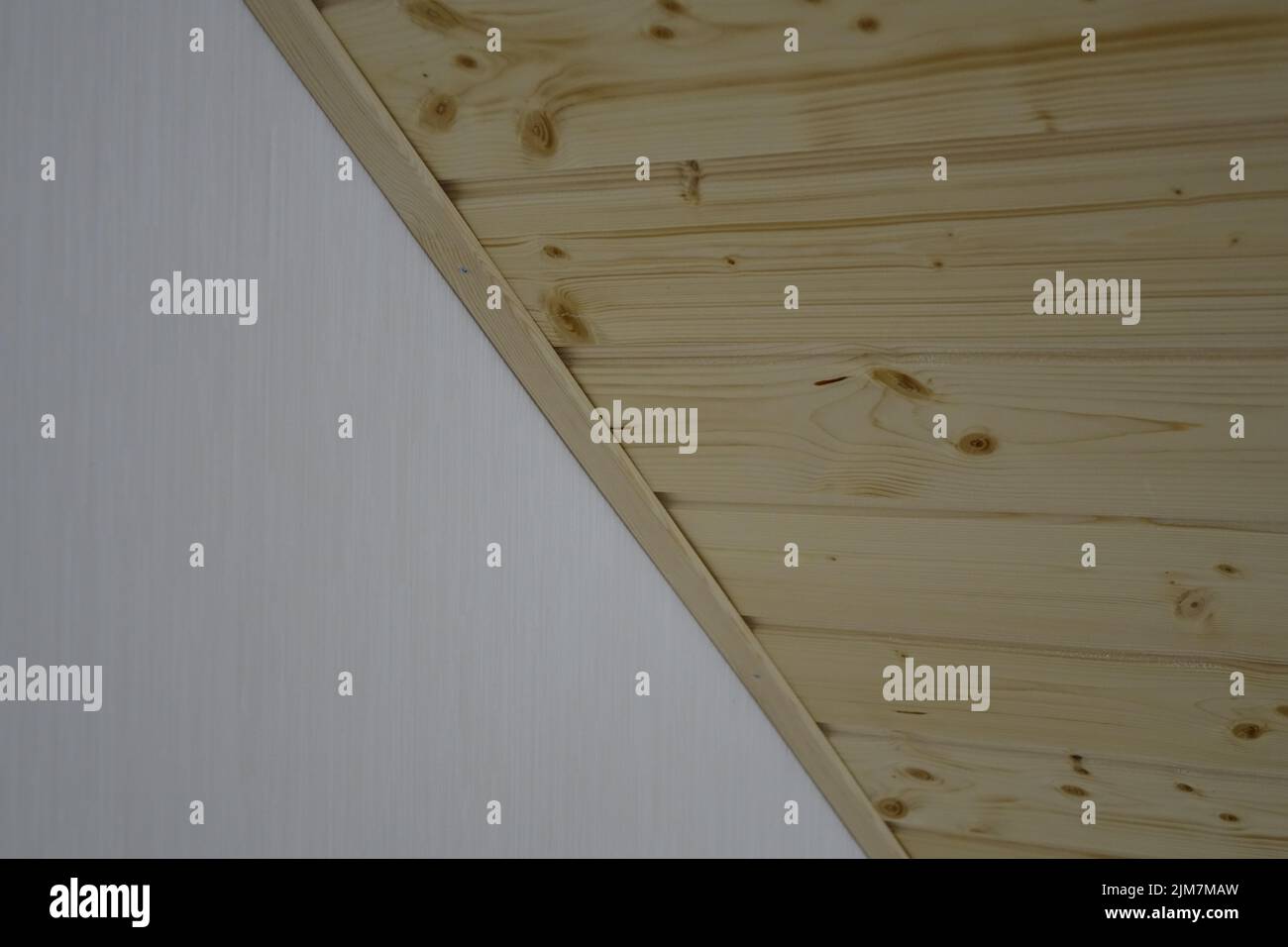 All new: Wooden ceiling and strip (spruce), white textured wallpaper ...