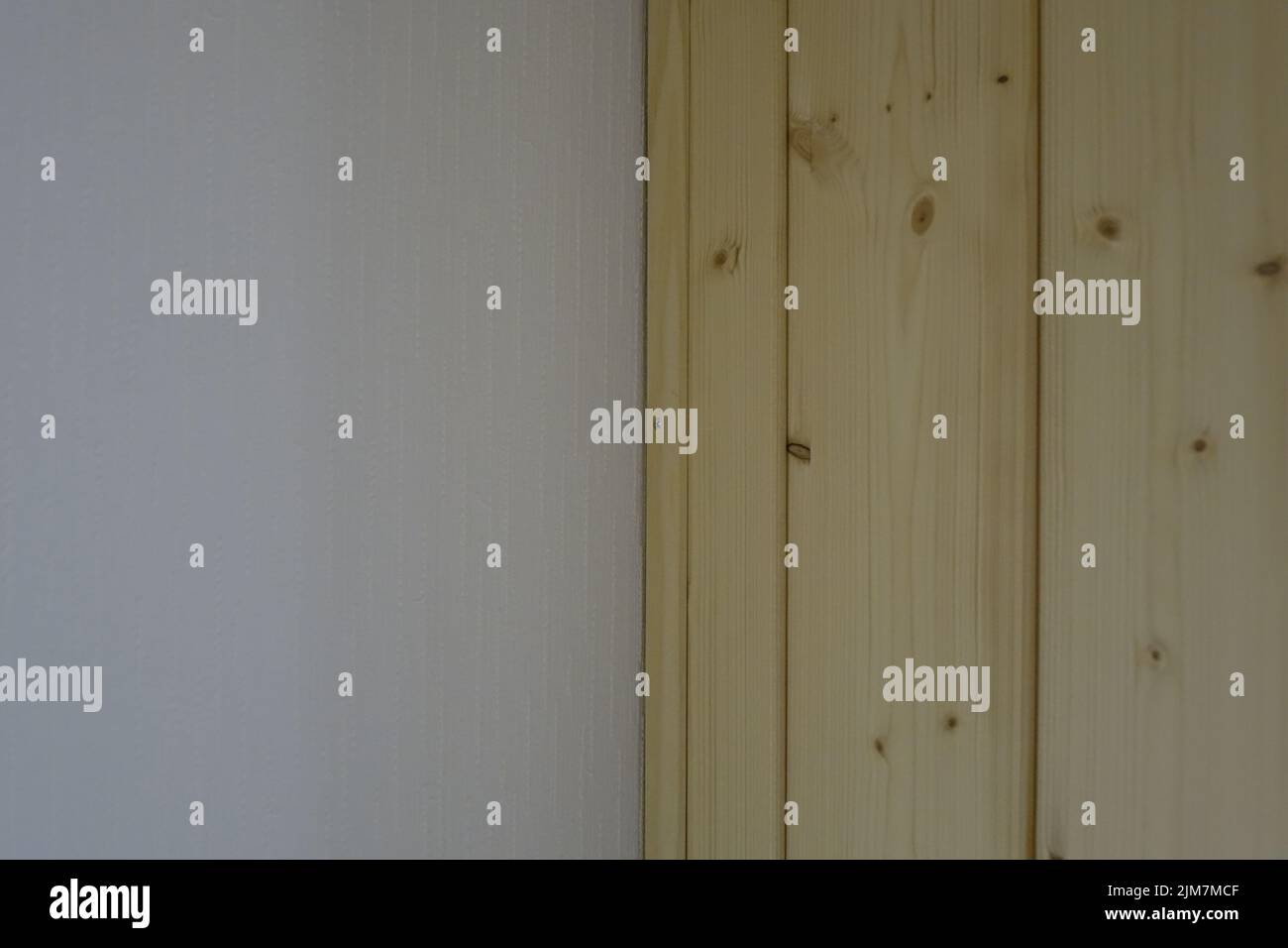 All new: Wooden wall and strip (spruce), white textured wallpaper ...