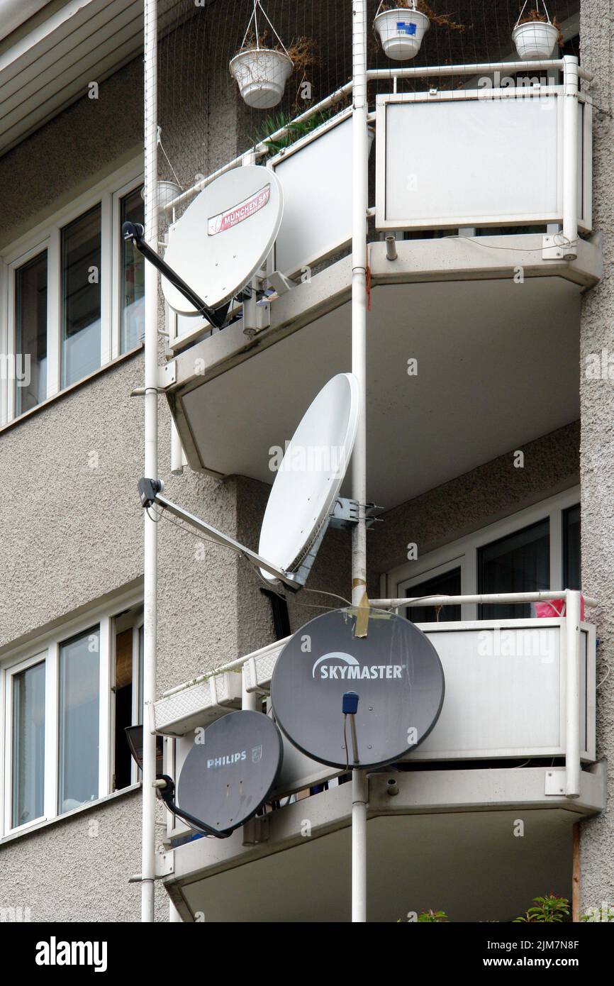 Tv reception hi-res stock photography and images - Alamy