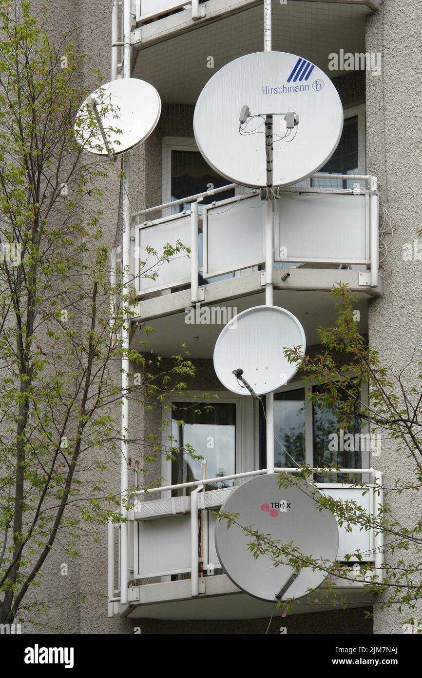 Tv reception hi-res stock photography and images - Alamy