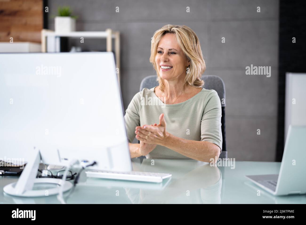 Virtual Video Conference Business Meeting Online Call Stock Photo - Alamy