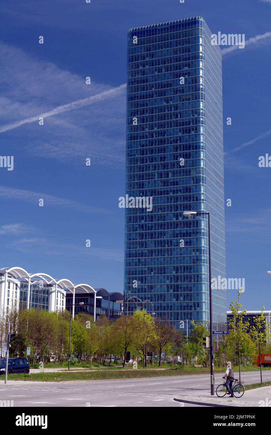 O2 munich hi-res stock photography and images - Alamy