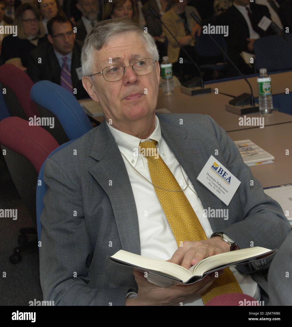 Economic cycle business growth hi-res stock photography and images - Alamy