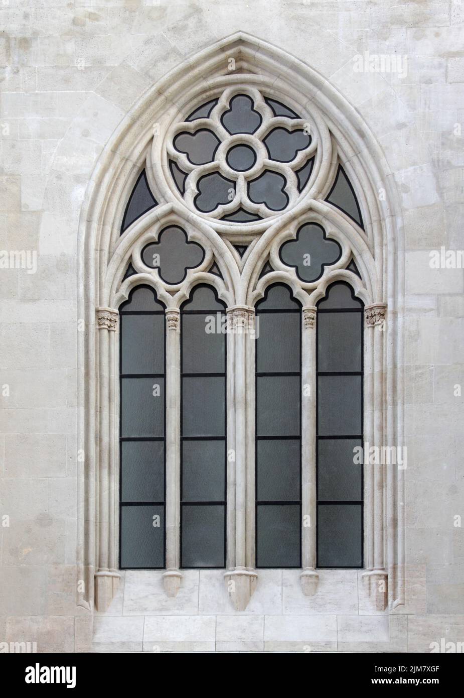 Gothic style church window hi-res stock photography and images - Alamy