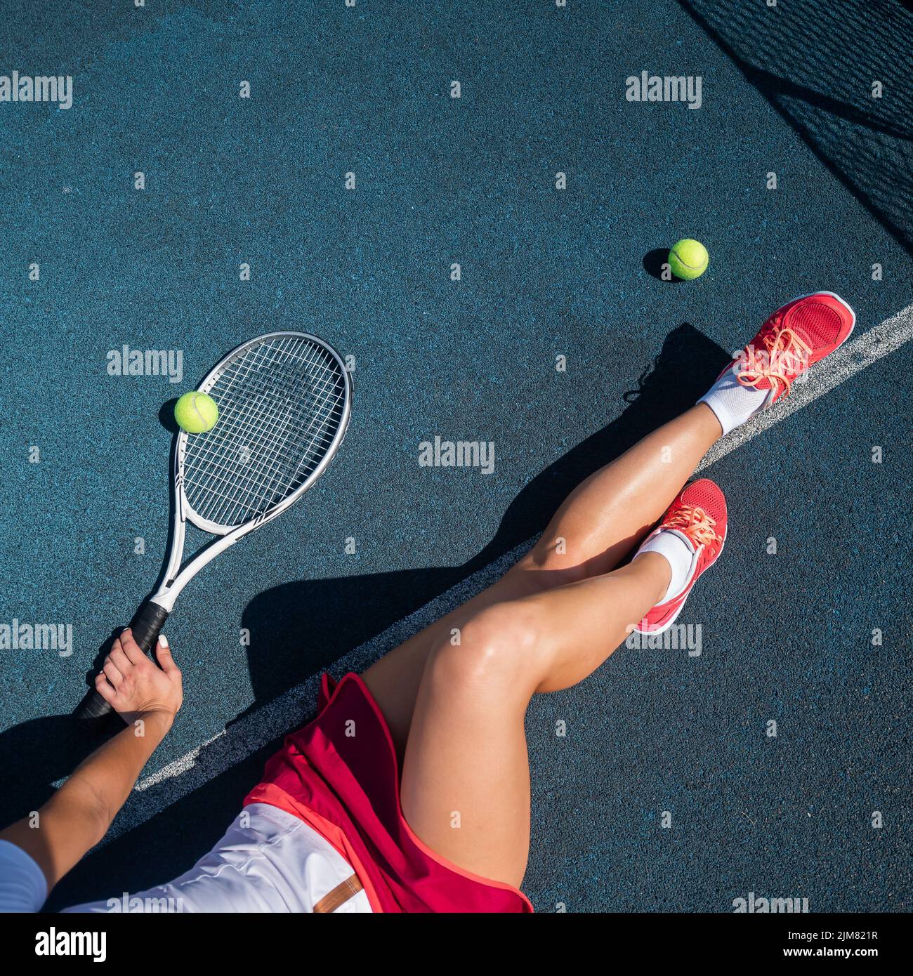 Tennis player lying on court hi-res stock photography and images - Alamy