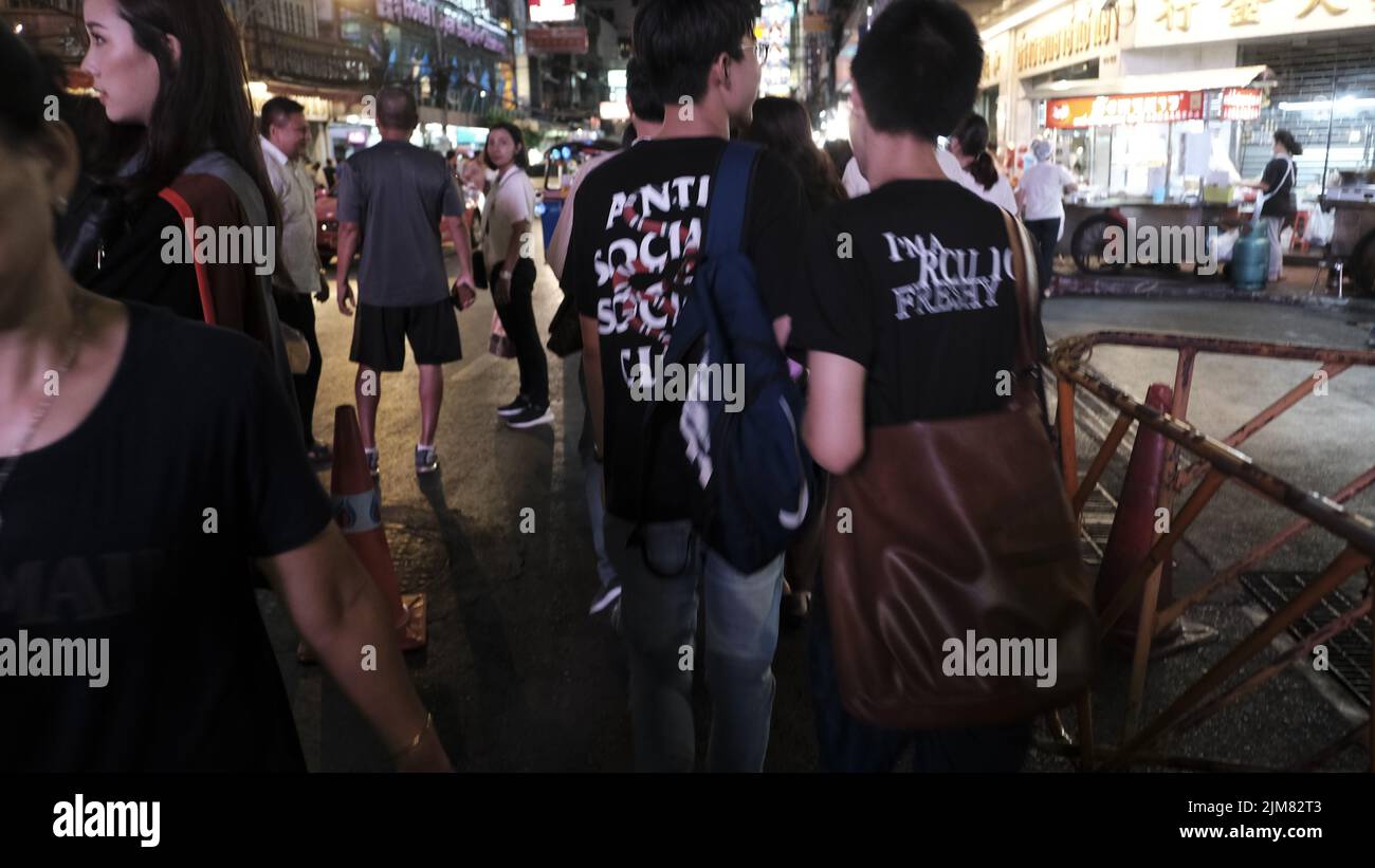 Backpackers After Dark Yaowarat Road Chinatown Bangkok Thailand Stock Photo - Alamy