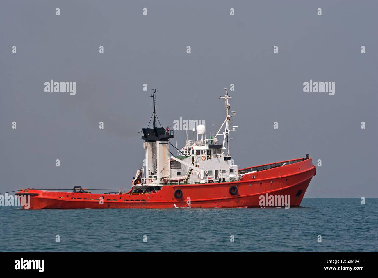 Big red tugboat hi-res stock photography and images - Alamy
