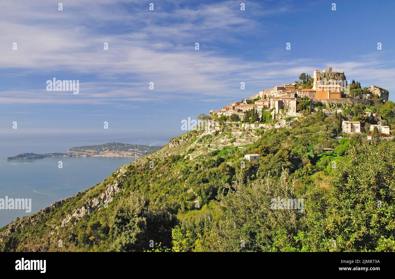 Village medieval hi-res stock photography and images - Alamy
