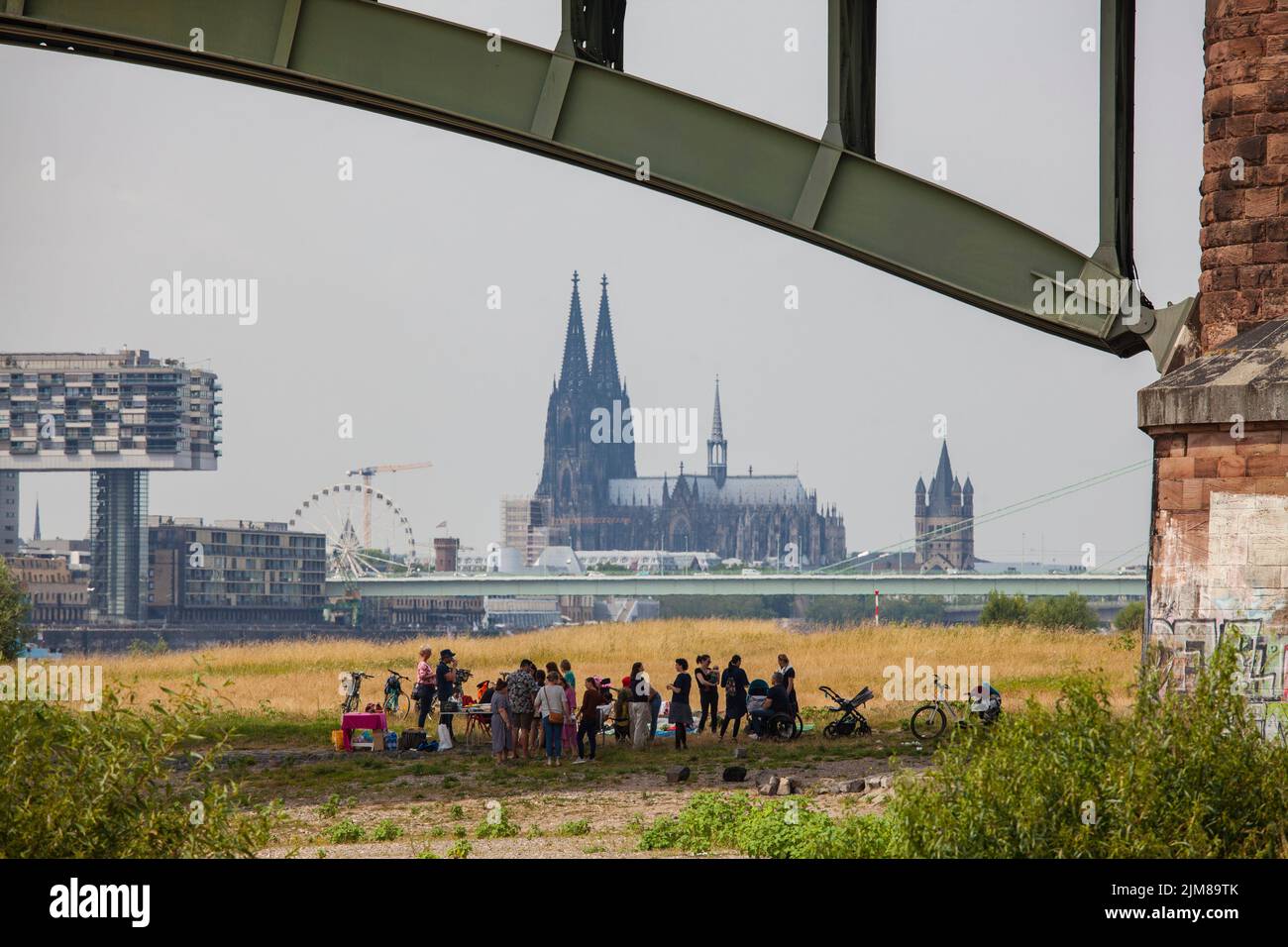 Eisenbahn menschen hi-res stock photography and images - Alamy