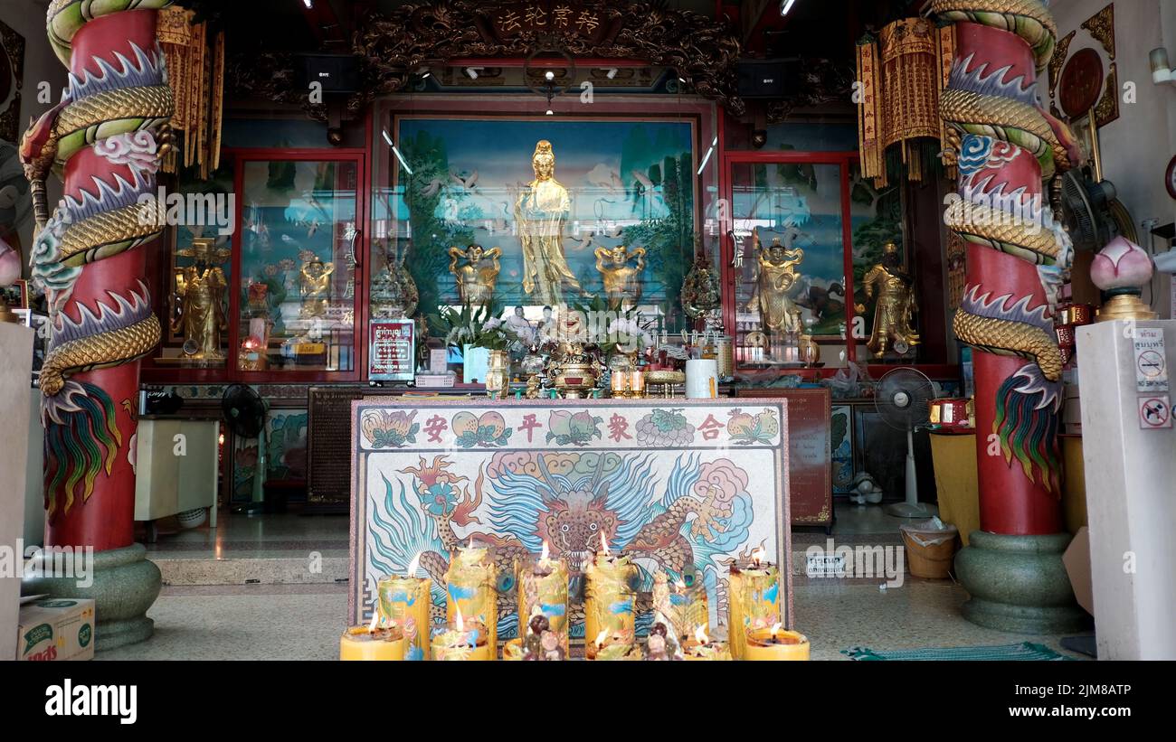 Kuan yin shrine hi-res stock photography and images - Alamy