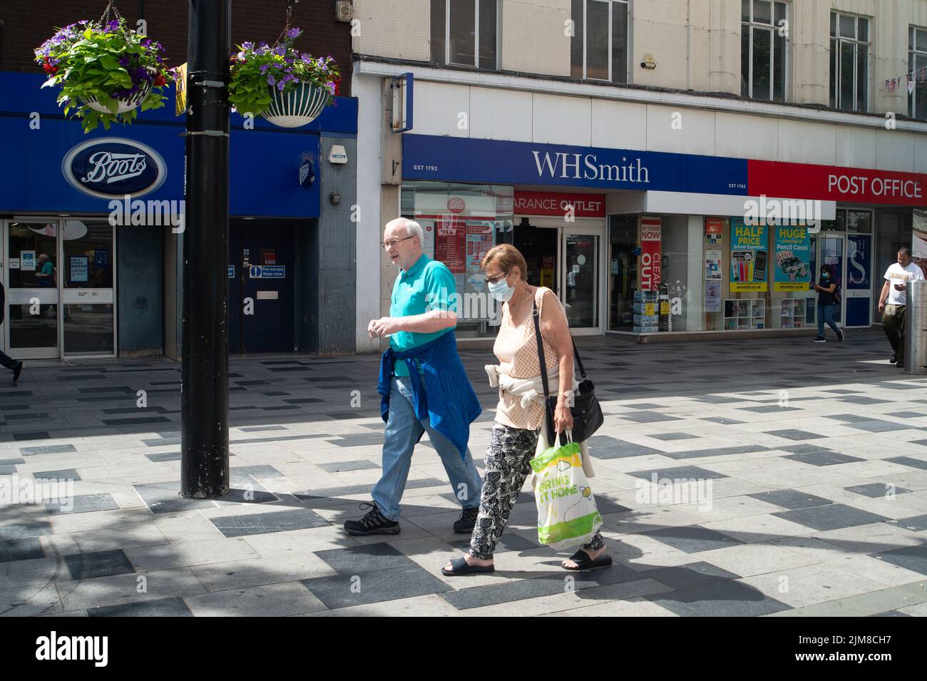 Shopping in slough hi-res stock photography and images - Alamy