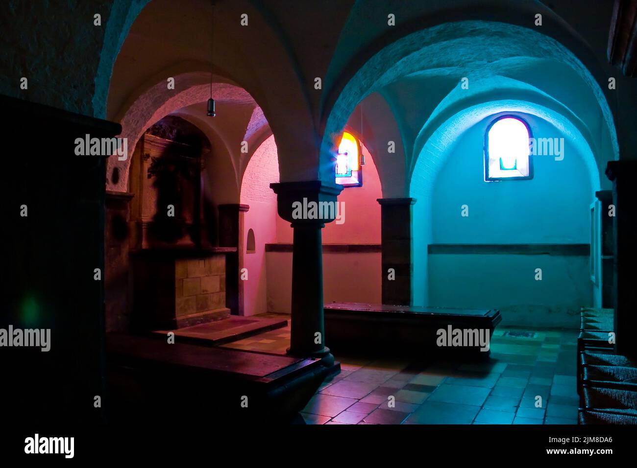 Gothic crypt hi-res stock photography and images - Alamy