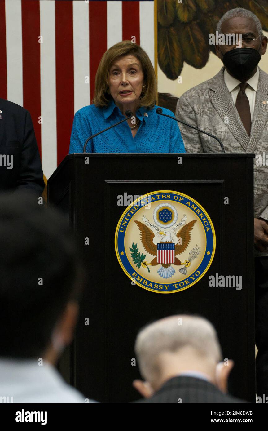 Nancy friday journalist hi-res stock photography and images - Alamy