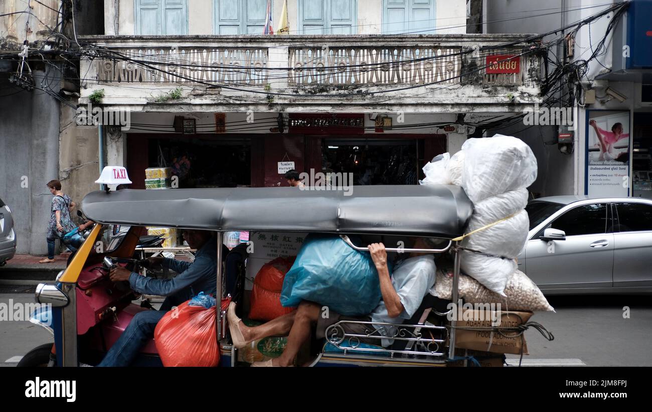 An overloaded vehicle hi-res stock photography and images - Alamy