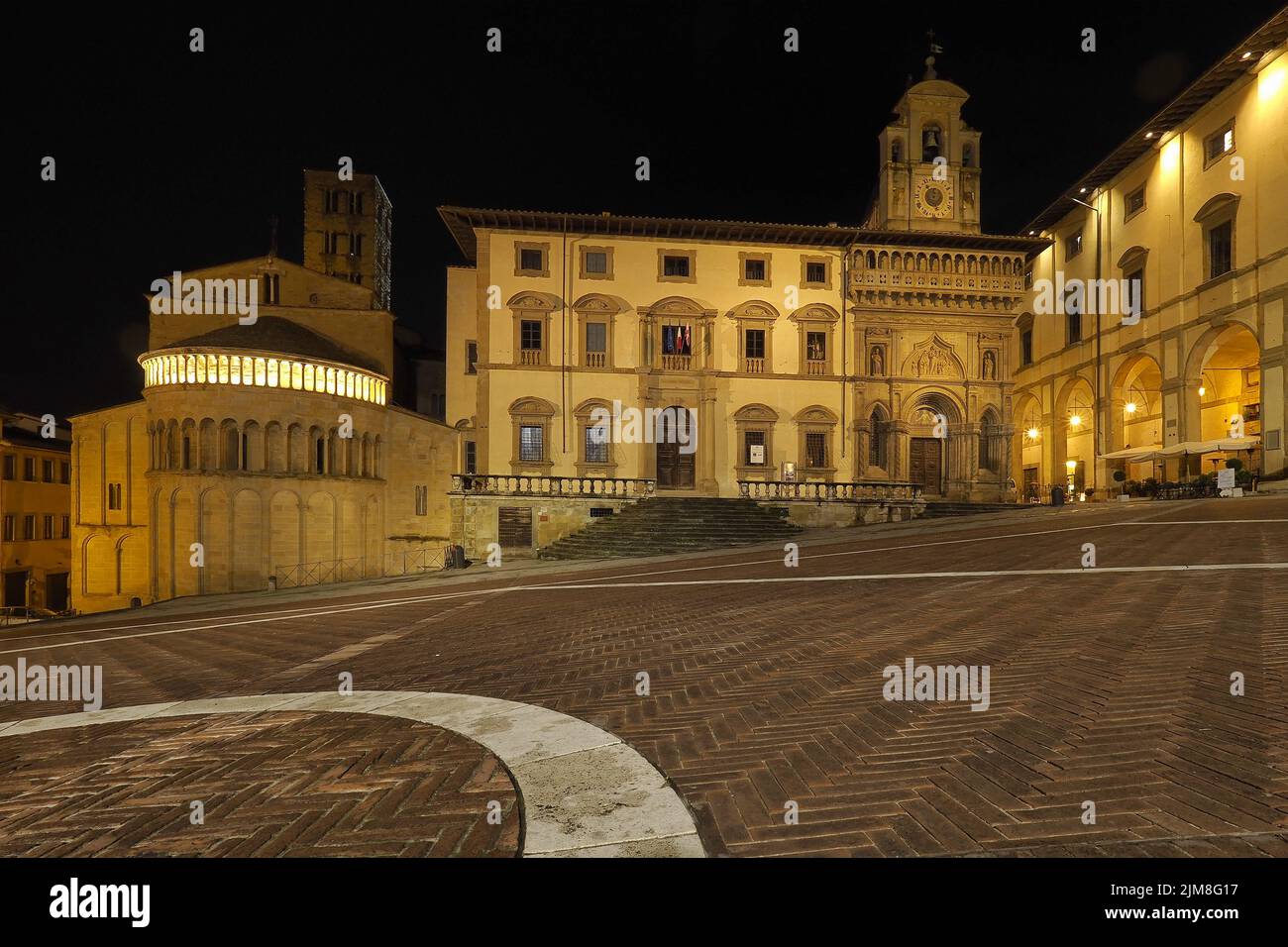 Arezzo "Piazza grande" in the night, Tuscany, Italy Stock Photo - Alamy