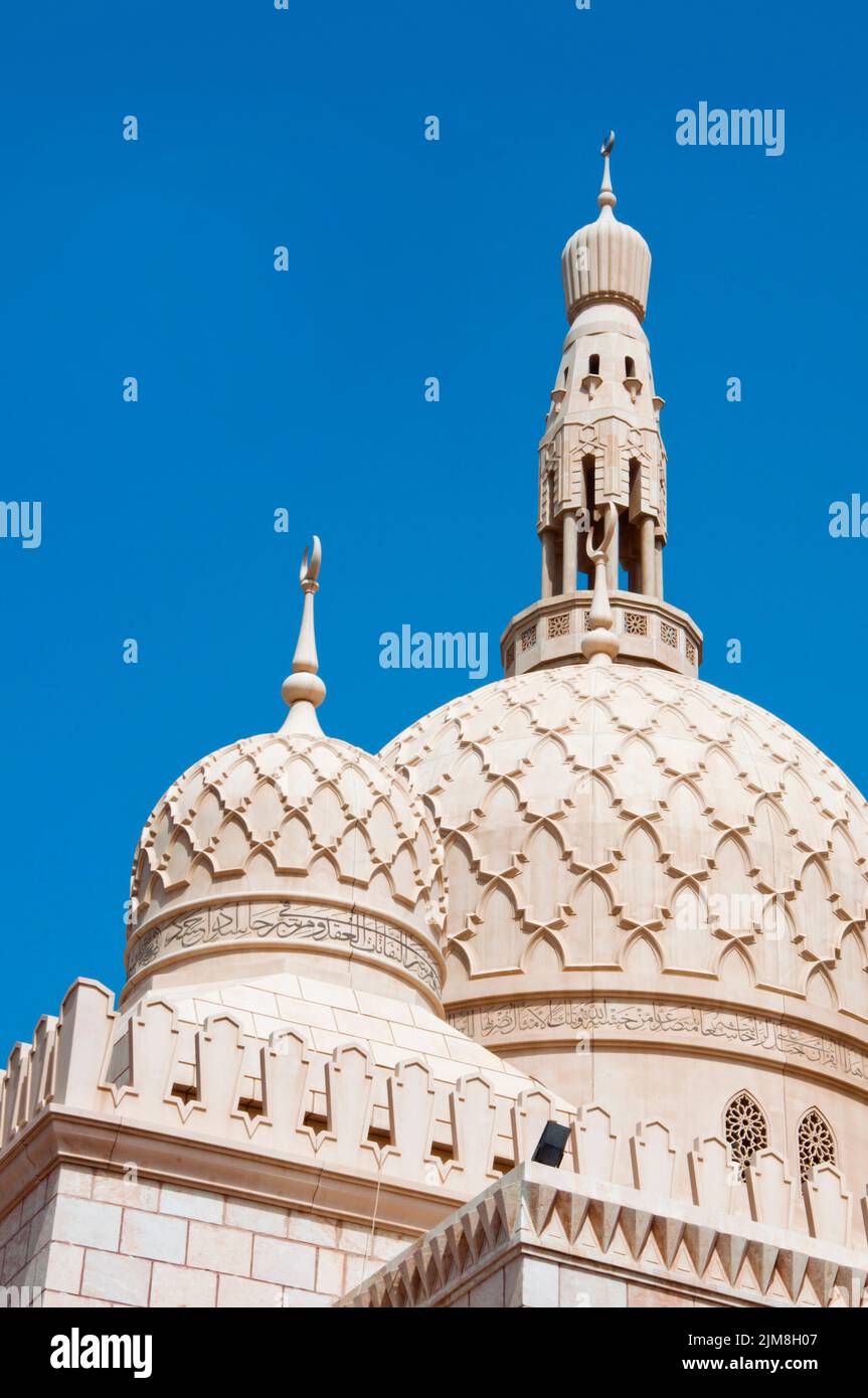 Mosque in Dubai Stock Photo - Alamy
