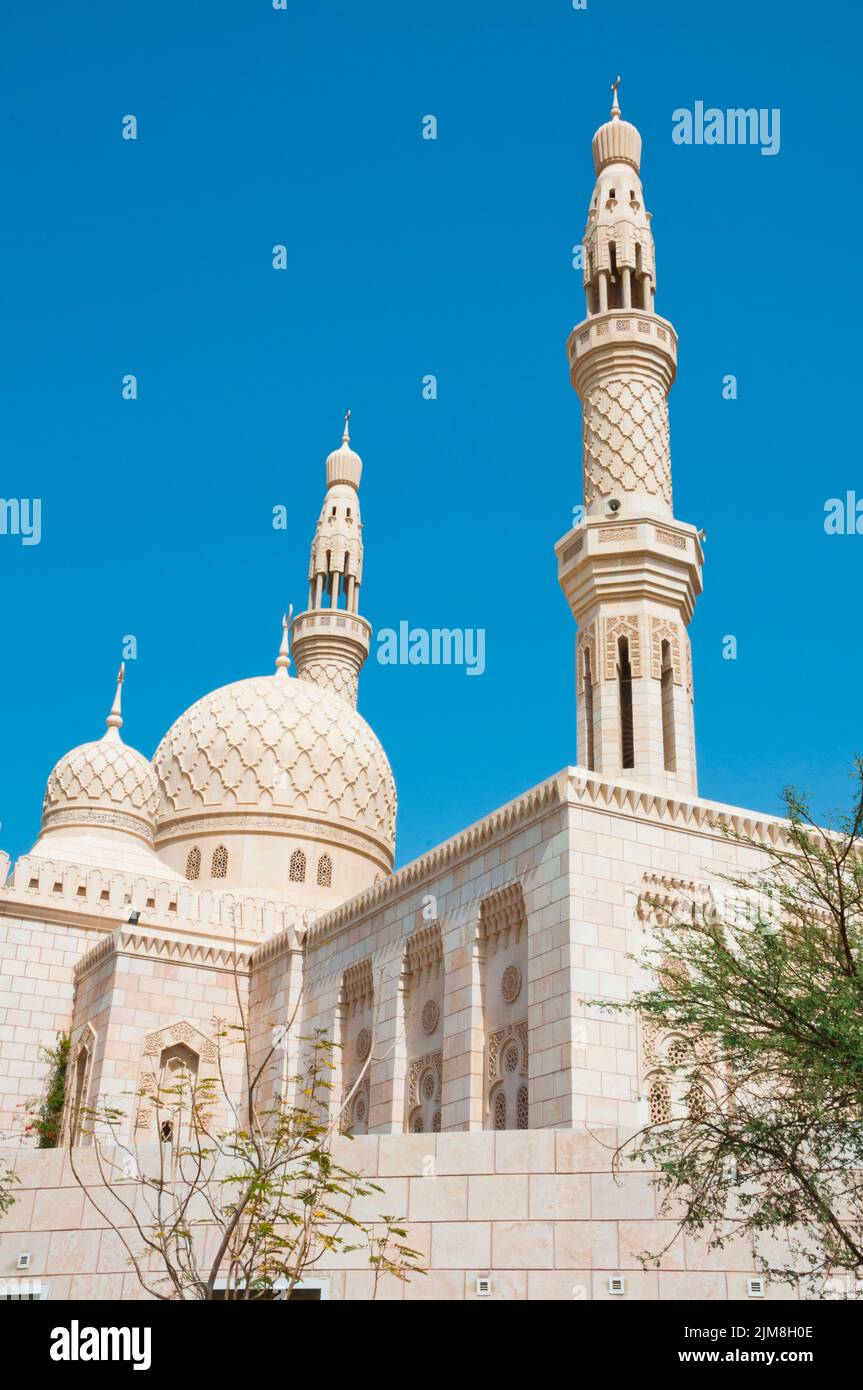 Mosque in Dubai Stock Photo - Alamy