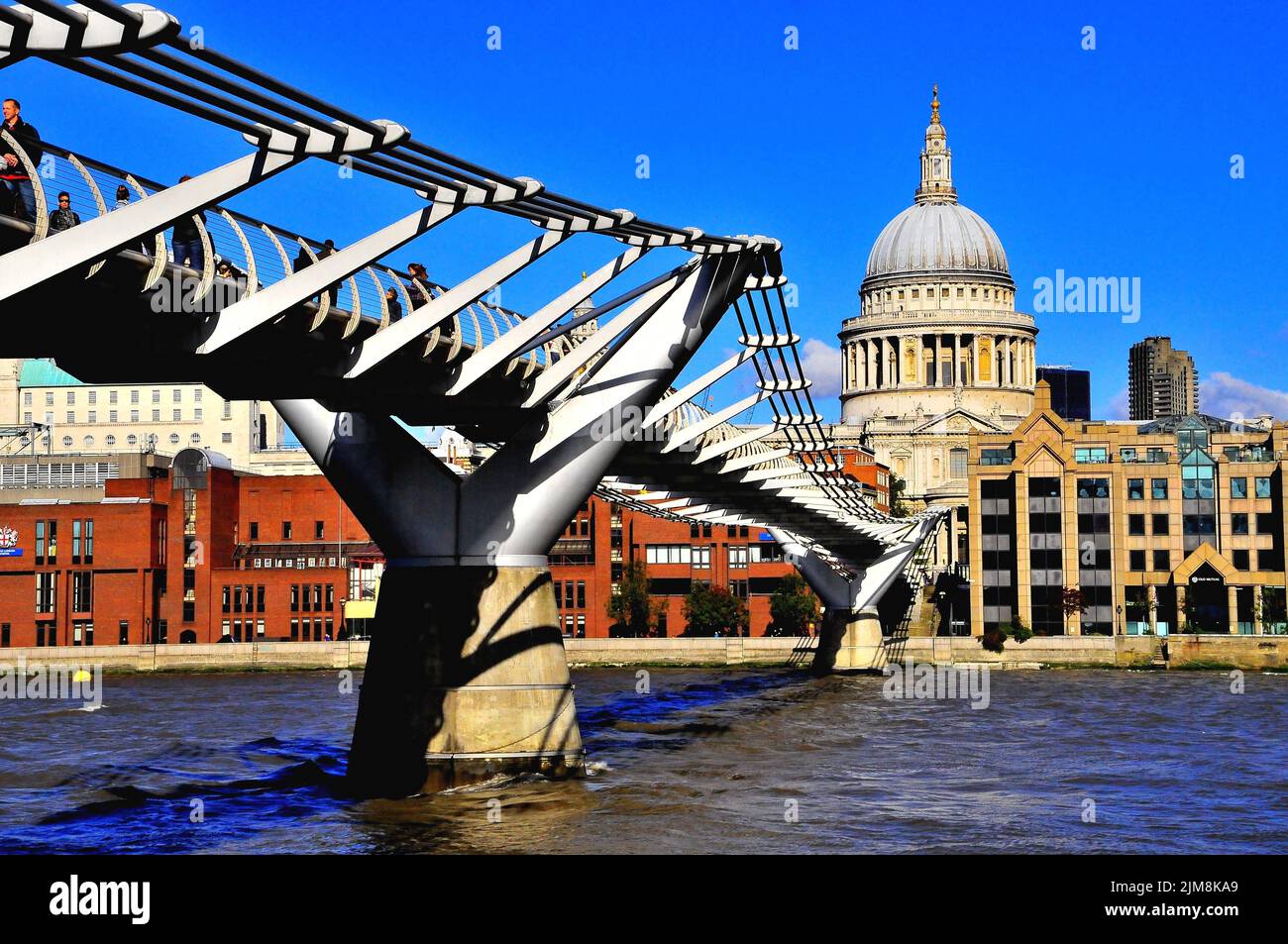 Millenium bridge/St.Pauls Cathedral Stock Photo - Alamy