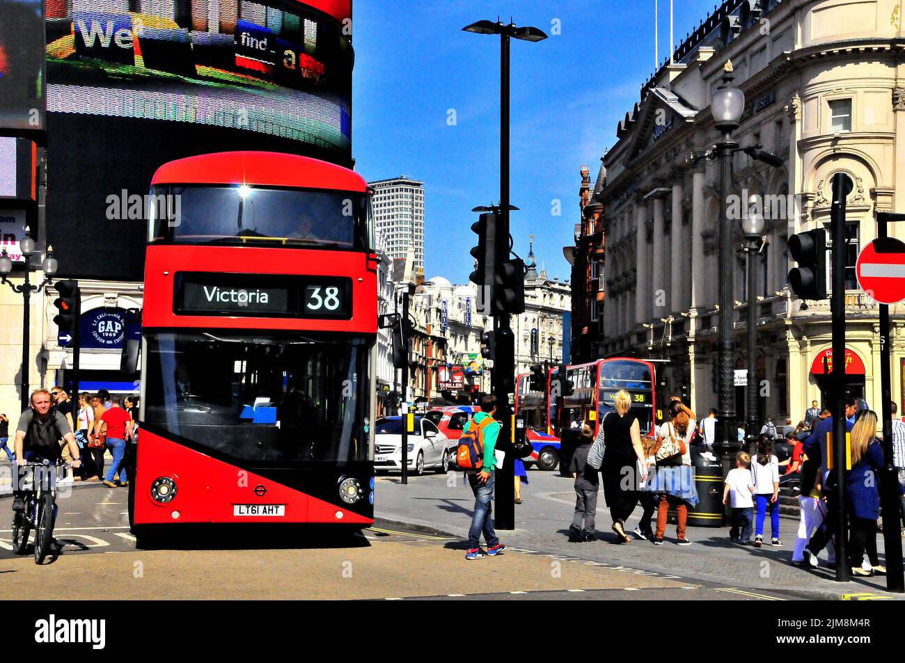 London bus in Piccadilly circus Stock Photo - Alamy