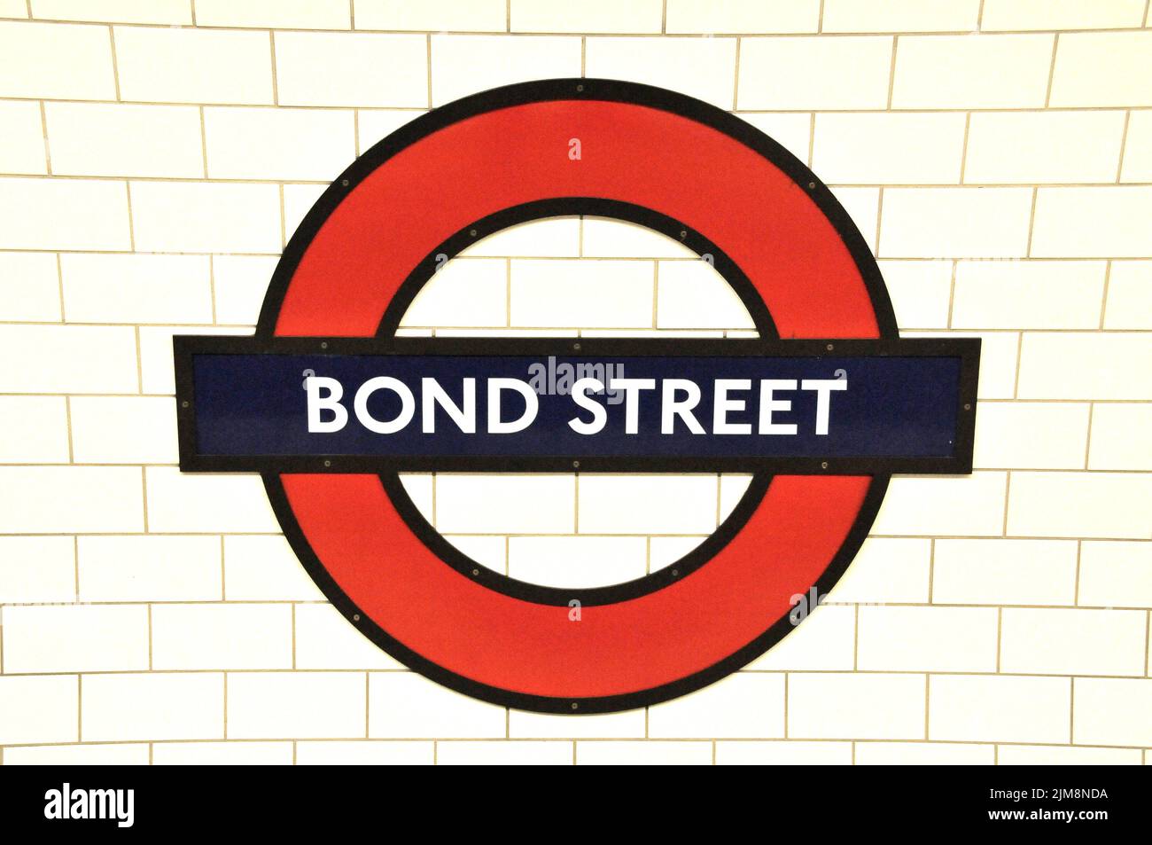 Bond Street underground sign Stock Photo - Alamy