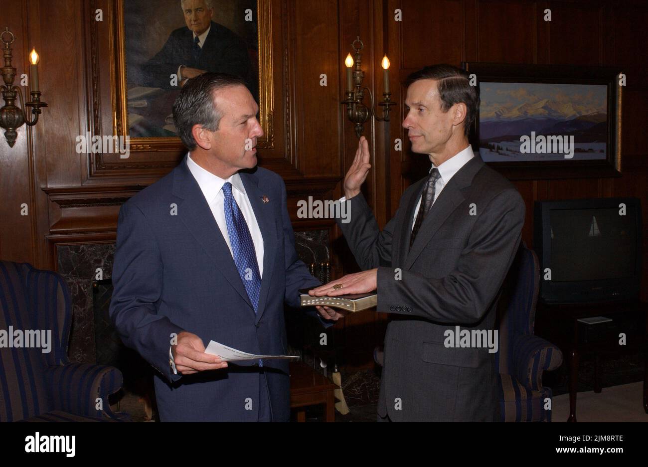 Office of the Secretary - SECRETARY DONALD EVANS WITH MINISTER DEBREZ ...