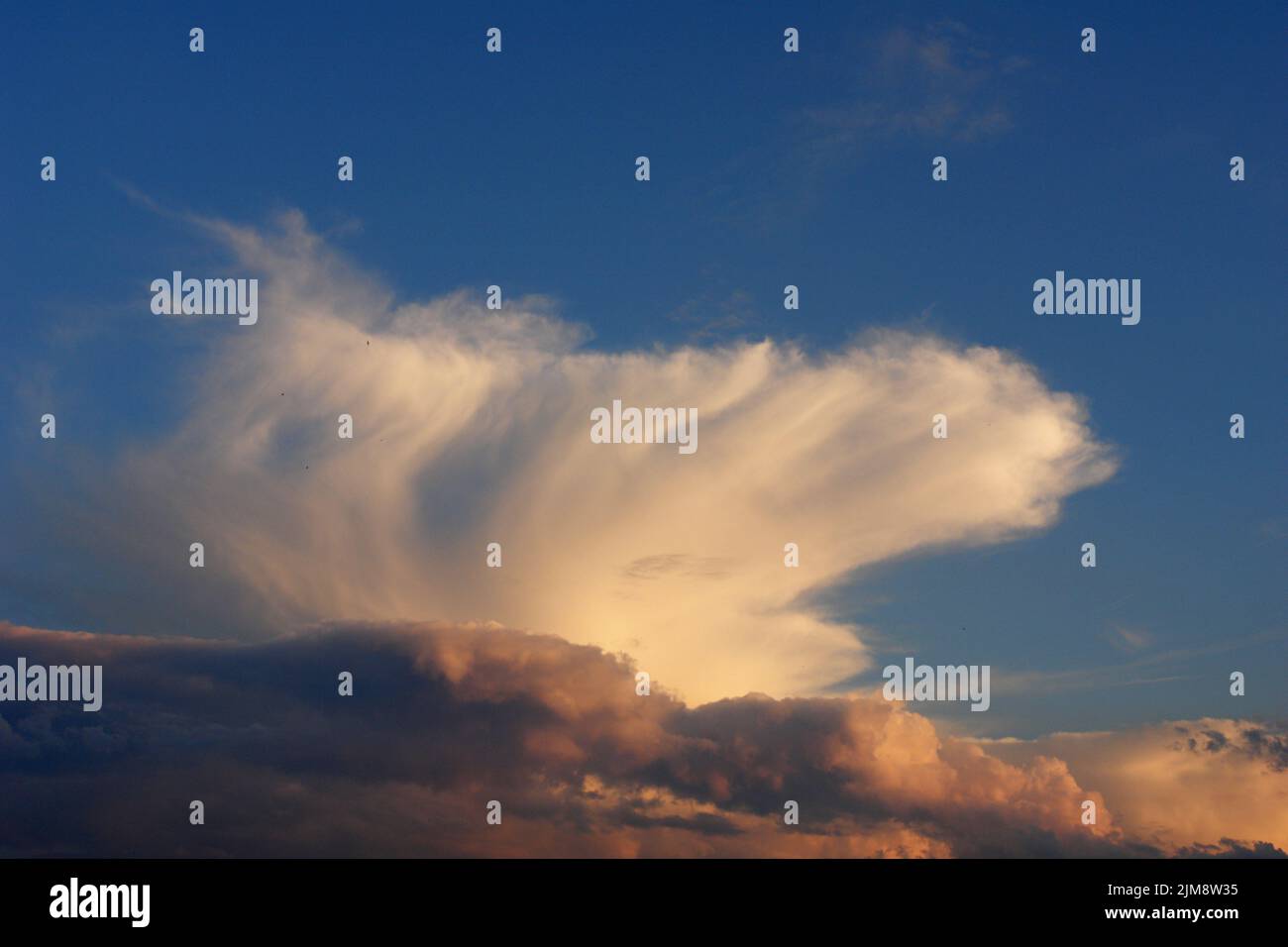 Cloud to air lightning hi-res stock photography and images - Alamy