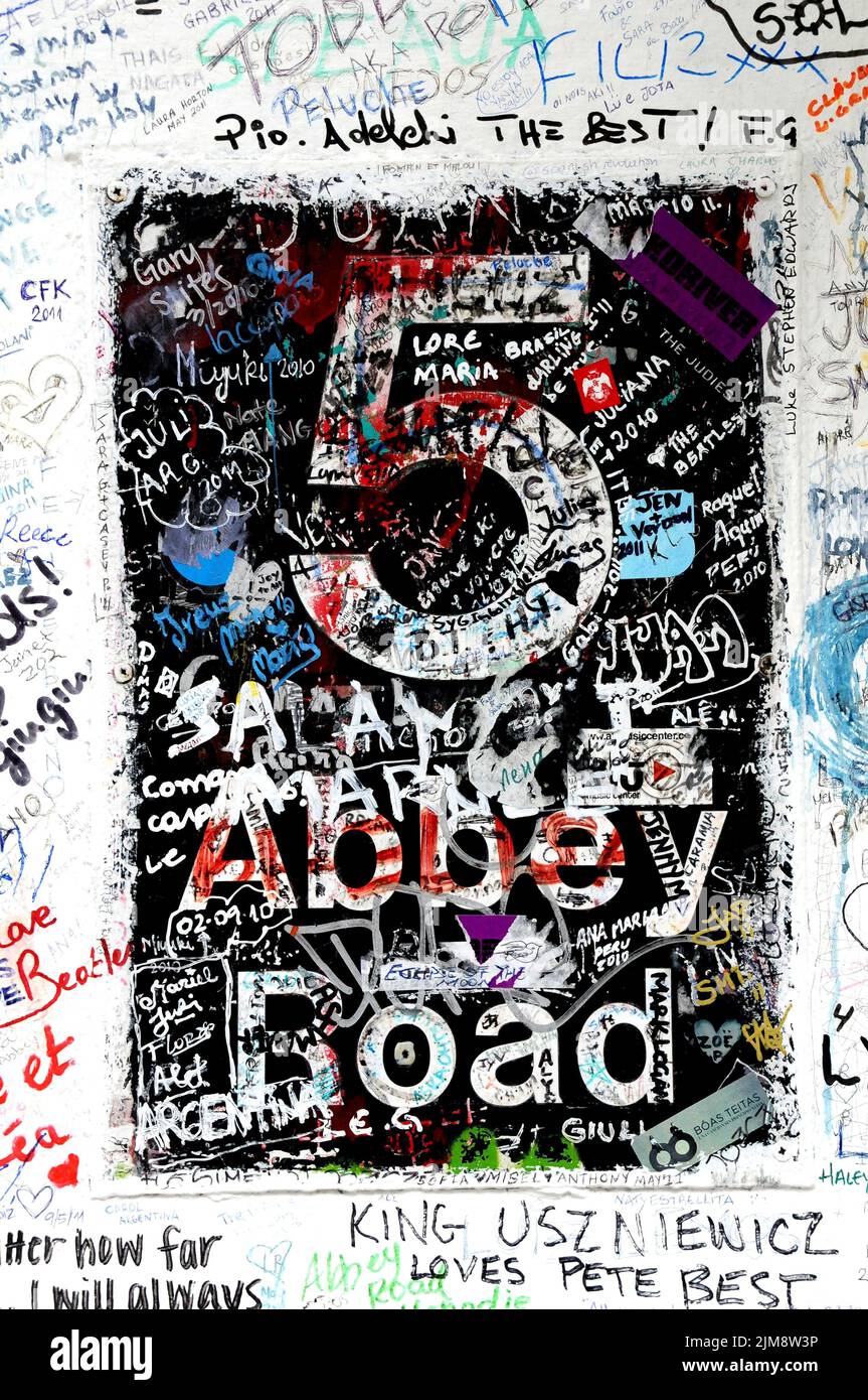 Abbey Road studio gate post Stock Photo - Alamy