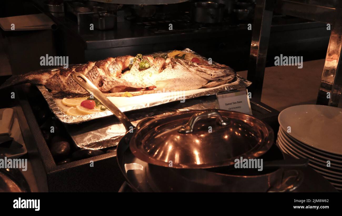 Marriott Marquis Queen's Park Upscale Lunch Buffet Baked Fish Bangkok ...