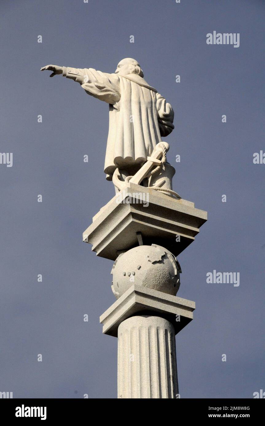 Christopher Columbus statue Stock Photo - Alamy