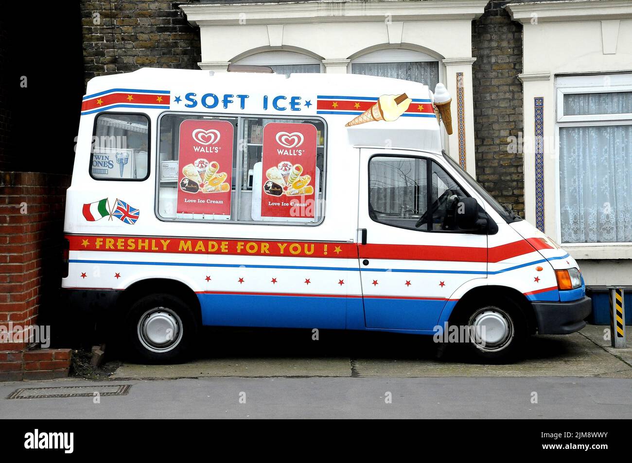 Ice cream van Stock Photo - Alamy