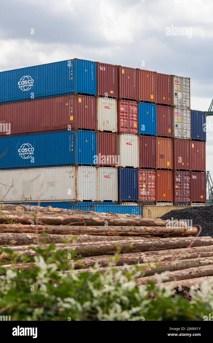 the container terminal of the Rhine port in the town district Niehl ...
