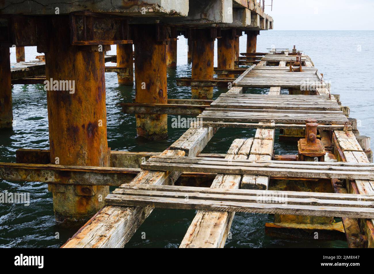 Deserted old bridge floor. rusty and unusable Stock Photo - Alamy
