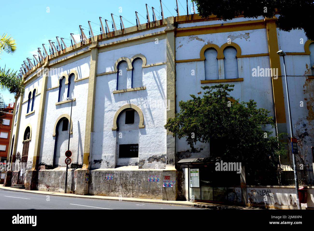 Bull fighting arena hi-res stock photography and images - Alamy