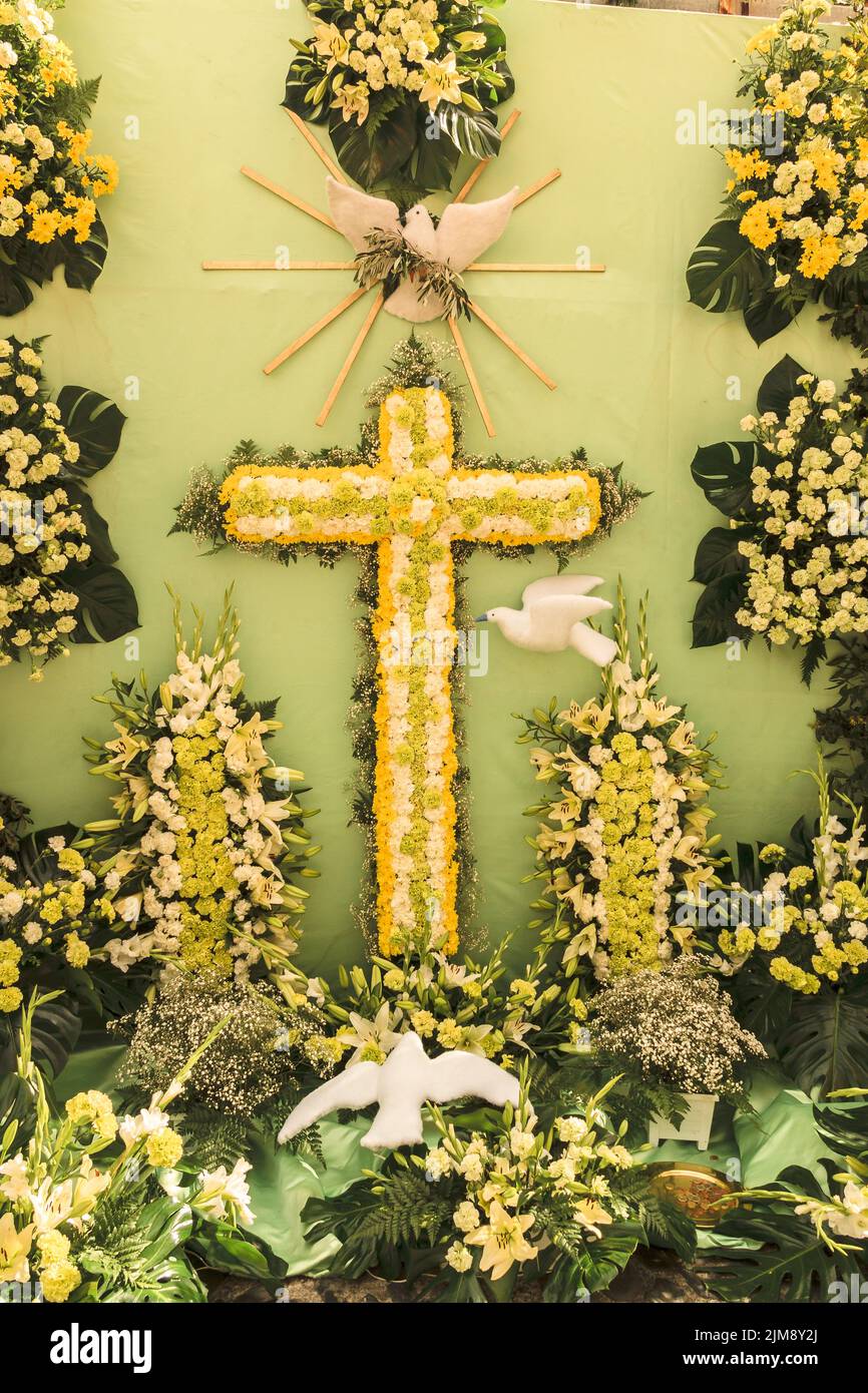 Fiesta de la santa cruz hi-res stock photography and images - Alamy