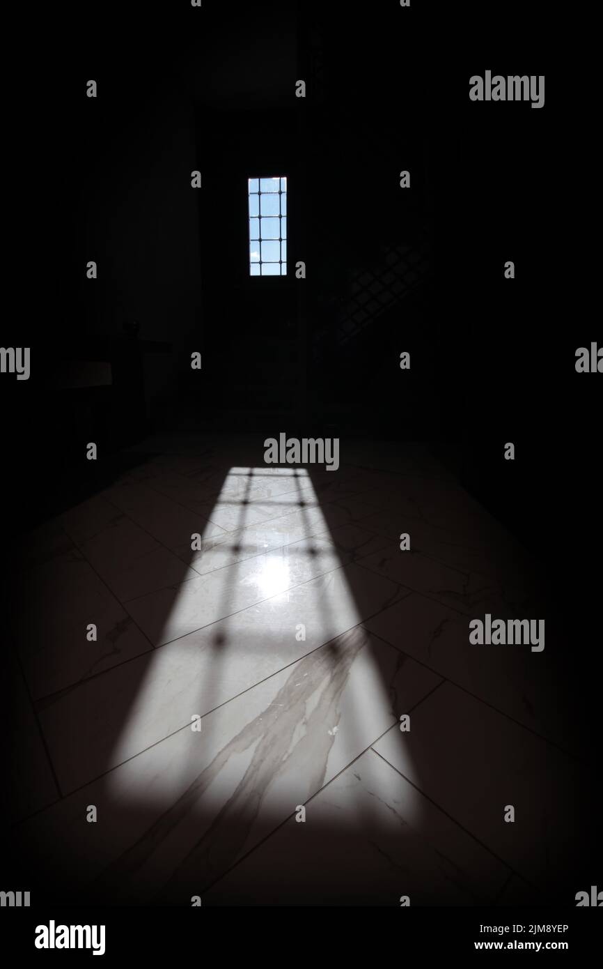 light reflected from window in empty room Stock Photo - Alamy